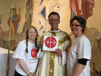 Bridget and Caroline step out for Iraqi Christians | ICN