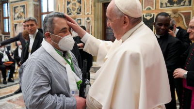 Pope tells visually impaired: One sees well only with the heart | ICN